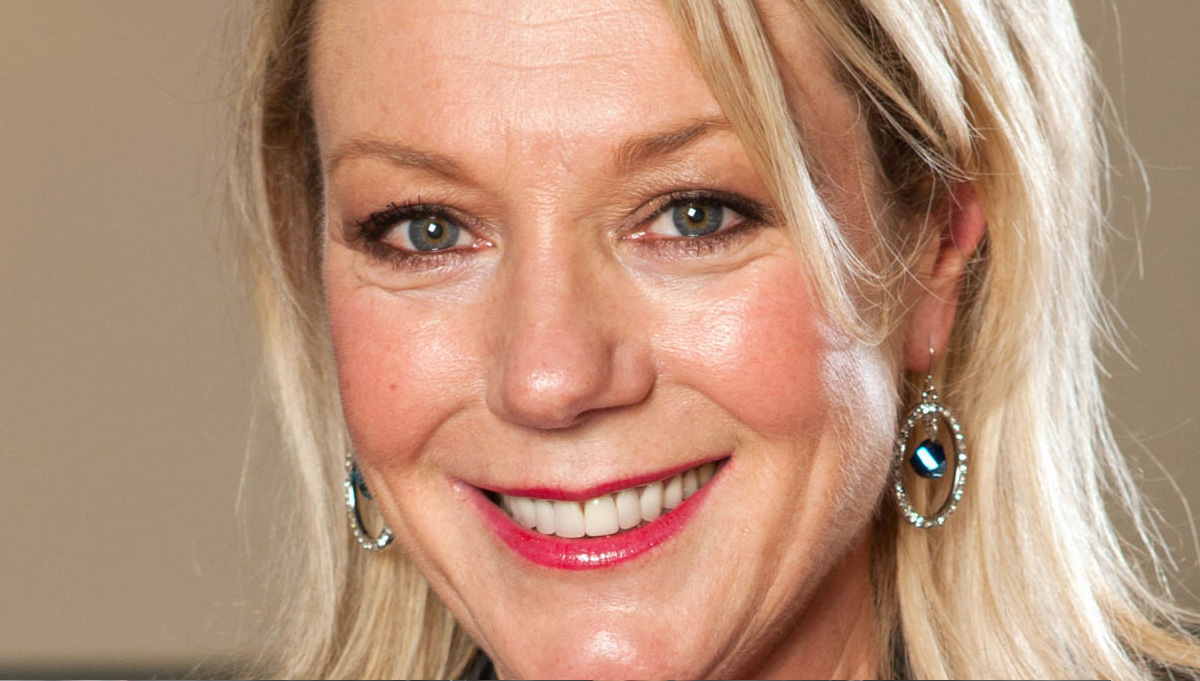 portrait - Helen Pearson